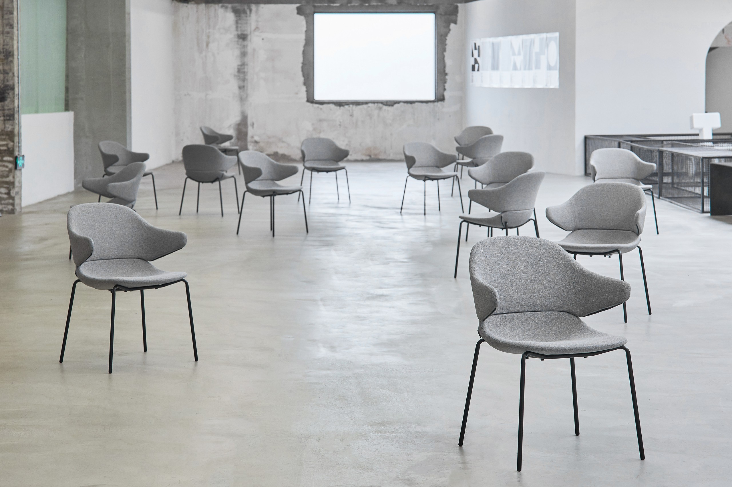 Hug Chair/5-star Al-Alloy base-with castors